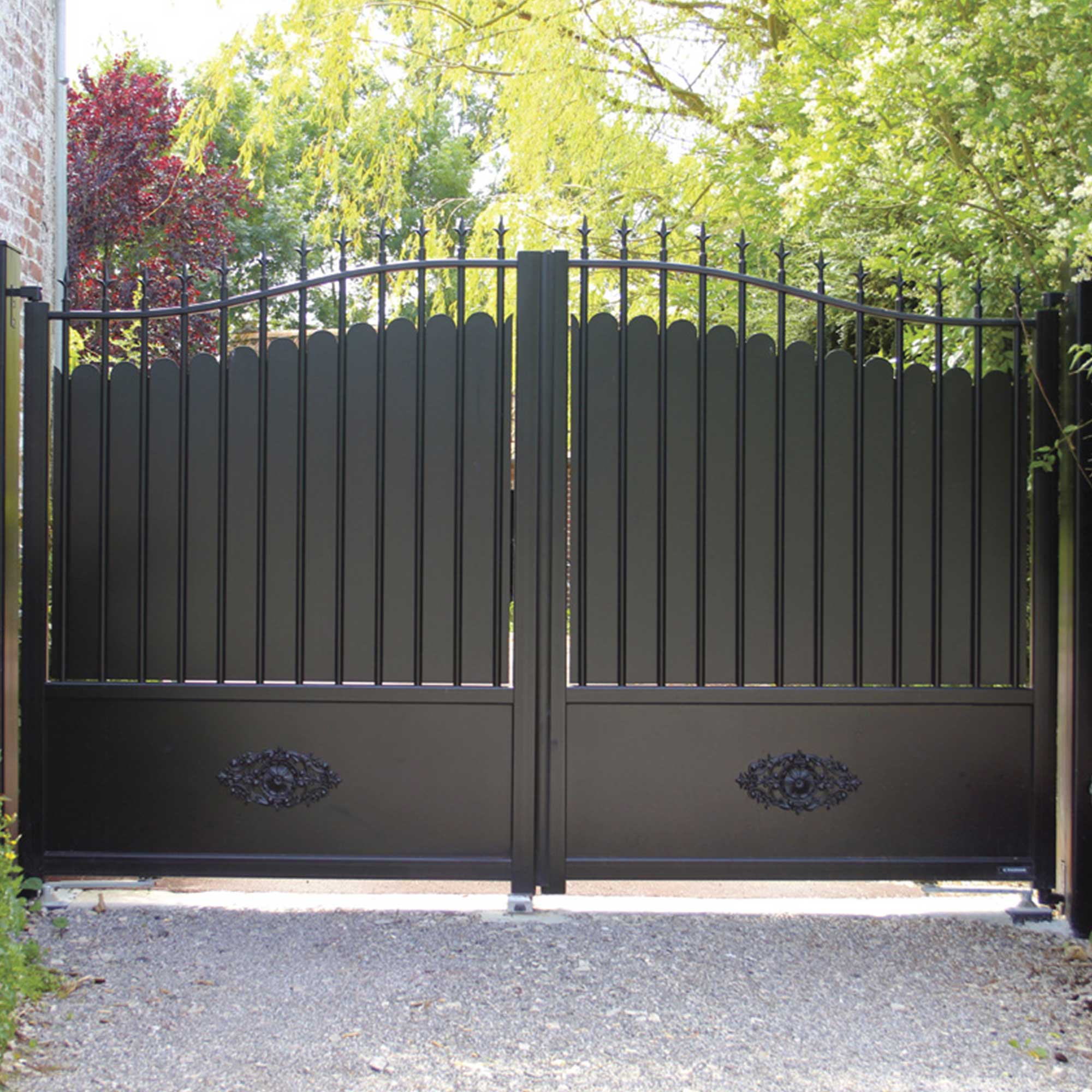 Portail battant sur mesure | Fabrication portail électrique